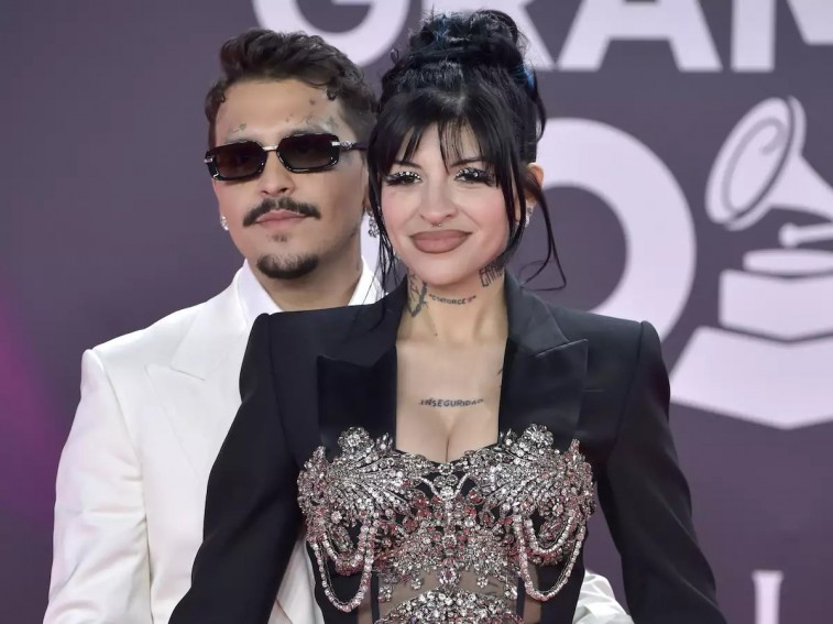 CHRISTIAN NODAL REACCIONA AL REGRESO DE CAZZU A REDES SOCIALES - BM Noticias