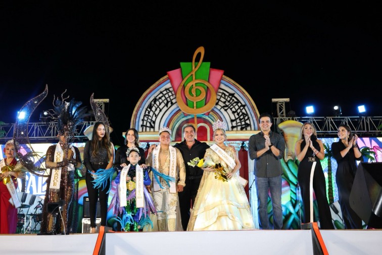 ESPECTACULAR “TRAVESÍA LATINA“ EN LA CORONACIÓN DE LOS REYES DEL ...