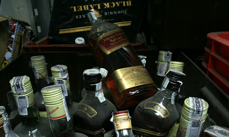 ¿Sabes cómo identificar una bebida alcohólica adulterada? - BM Noticias ¿Sabes cómo identificar una bebida alcohólica adulterada? - BM Noticias